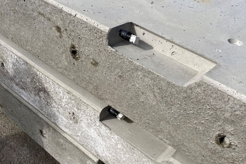 Geprefabriceerd bouwen en stekerbaar installeren. Het ei van Columbus