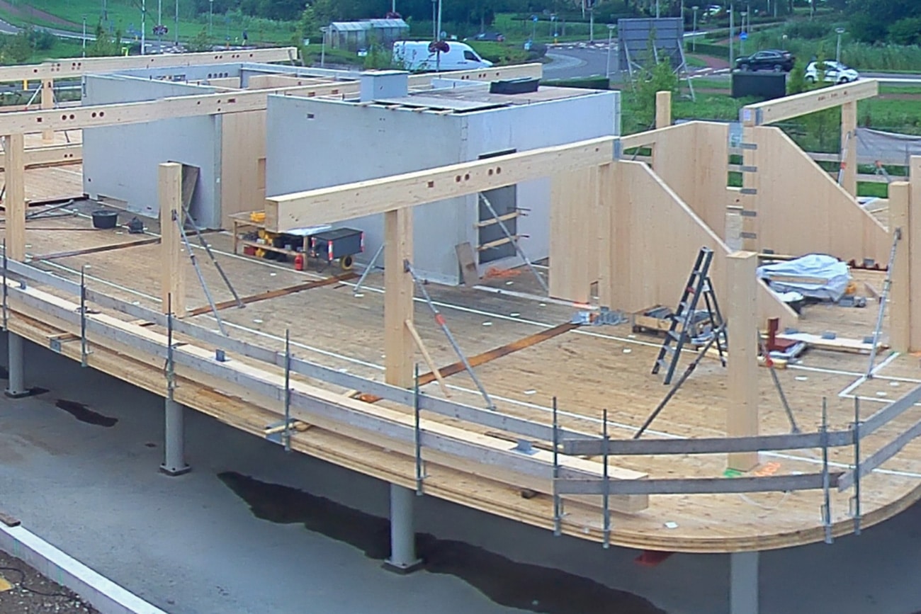 Demountable precast concrete elements for sustainable office building