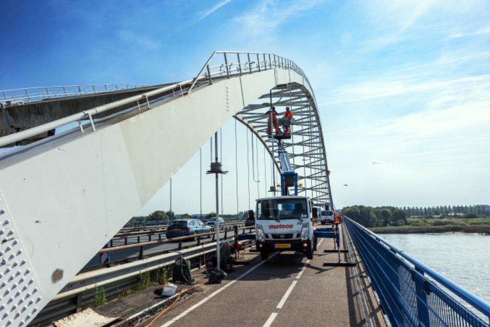 Hangkabels Merwedebrug voorzien van innovatieve wrapping