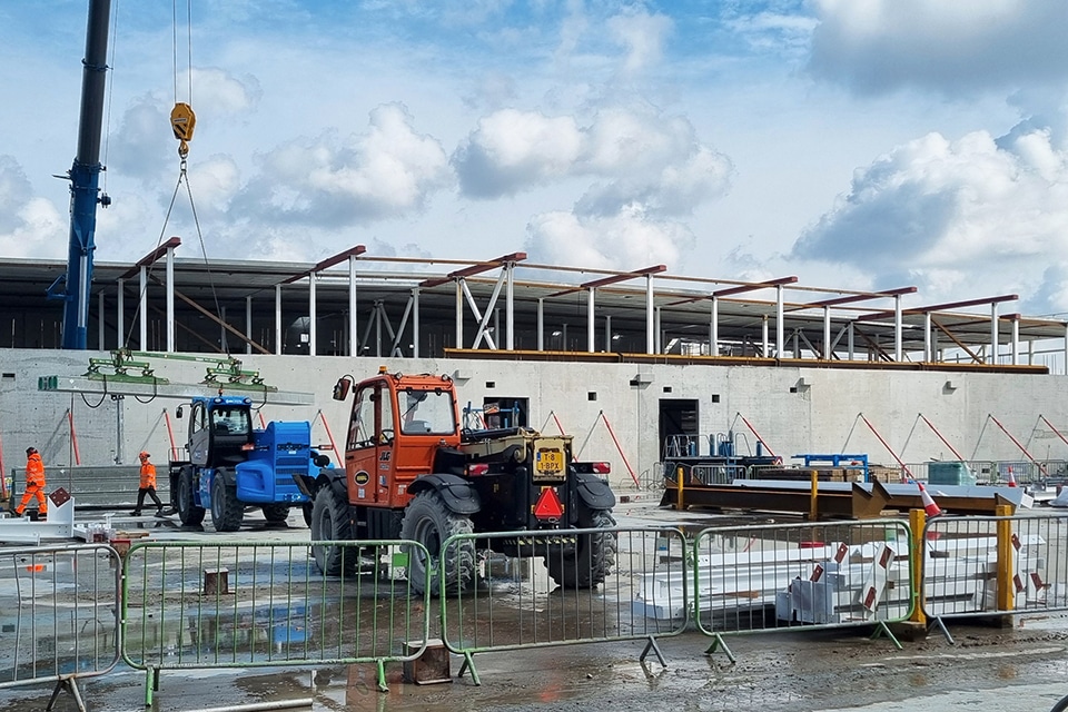 Precast concrete elements for Amsterdam data center from Apeldoorn