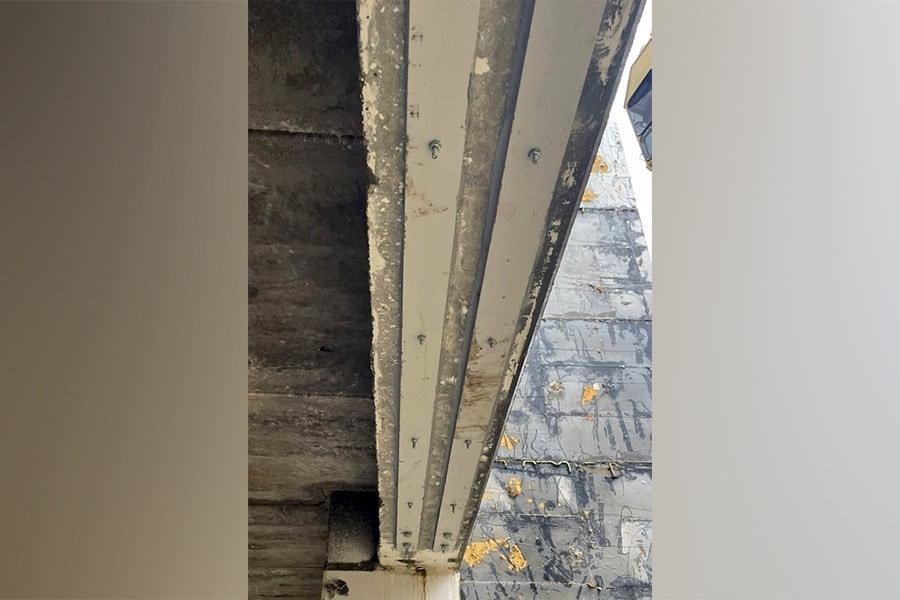 Fire protection of reinforced concrete structures.