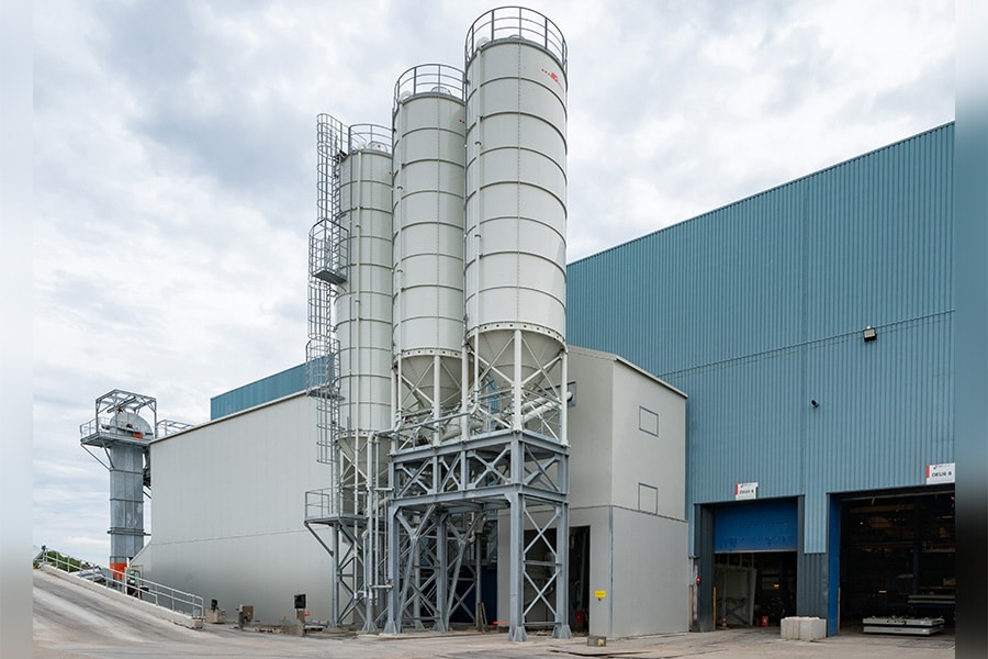 Prefab betonspecialist viert uitmuntende MKI-score en opening nieuwe ...